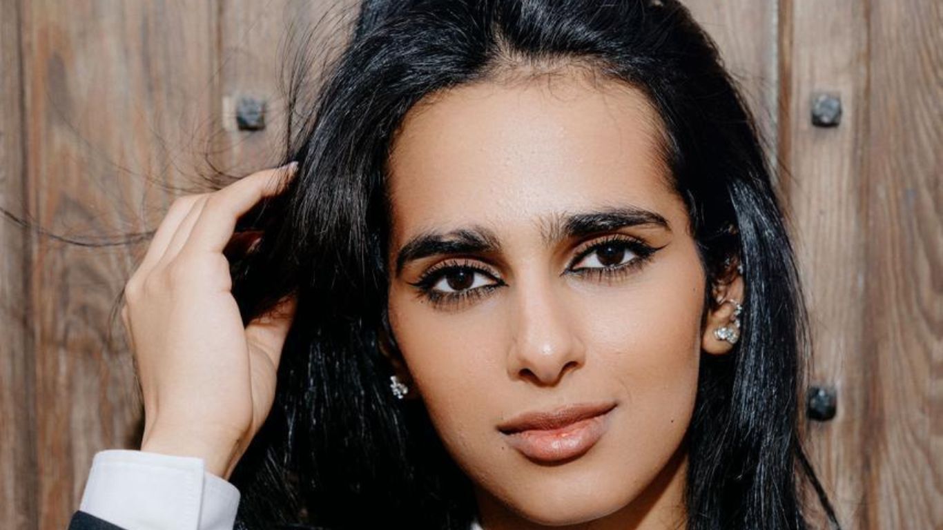 Sheikha Al-Thani Graduates from the University of Cambridge, Earning a ...